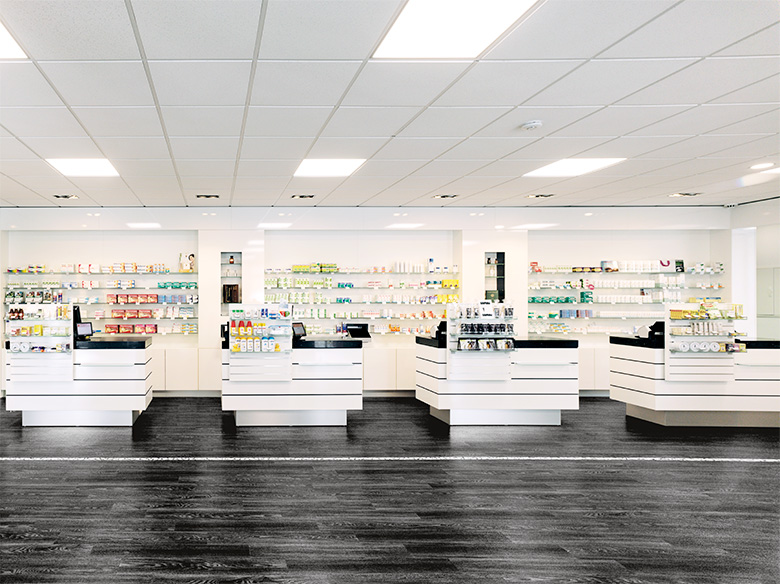 Adler-Apotheke - Referenzen - Wiemer Einrichtungen